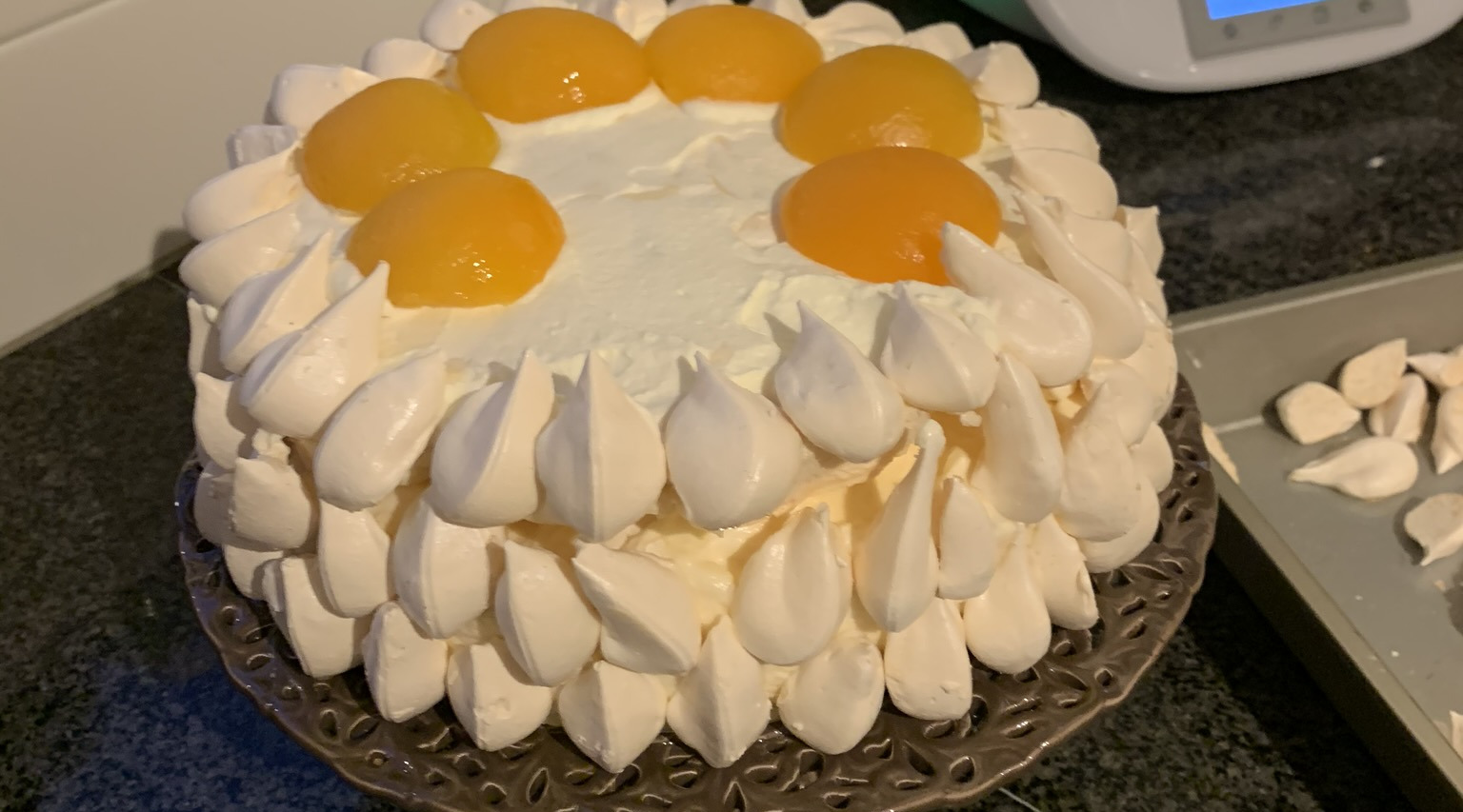 Monte Carlo cake – for meringue lovers – Bakereea